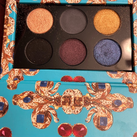 Pat McGrath | Makeup | Pat Mcgrath Gold And Blue Eyeshadow Palette ...